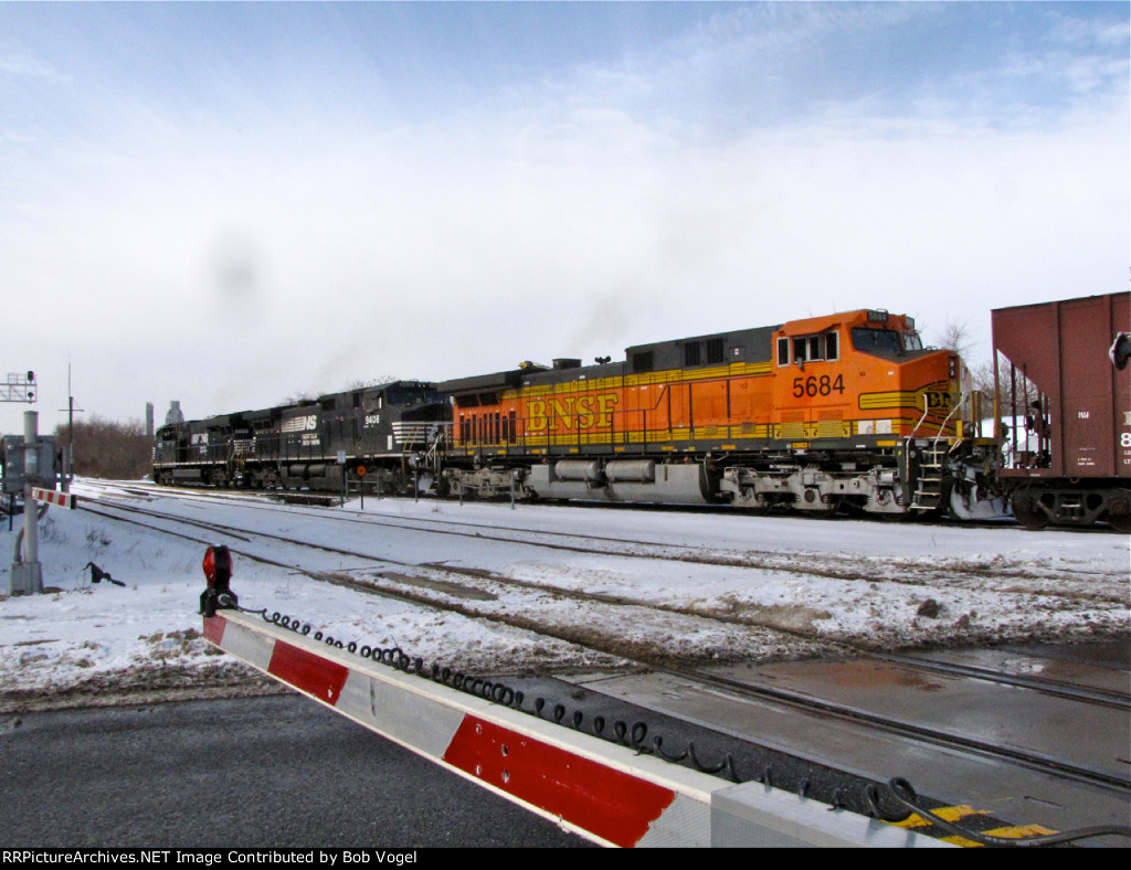 BNSF 5684